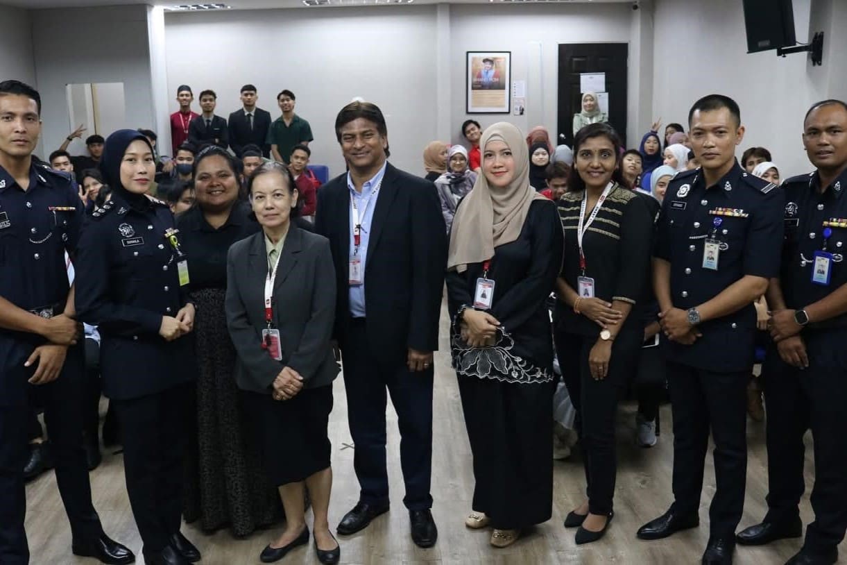 Career Talk By Royal Malaysian Police (PDRM) At SMART College